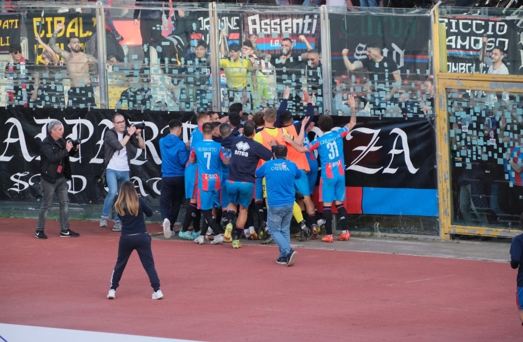 Wunderbar Muro Calcio Catania Bild